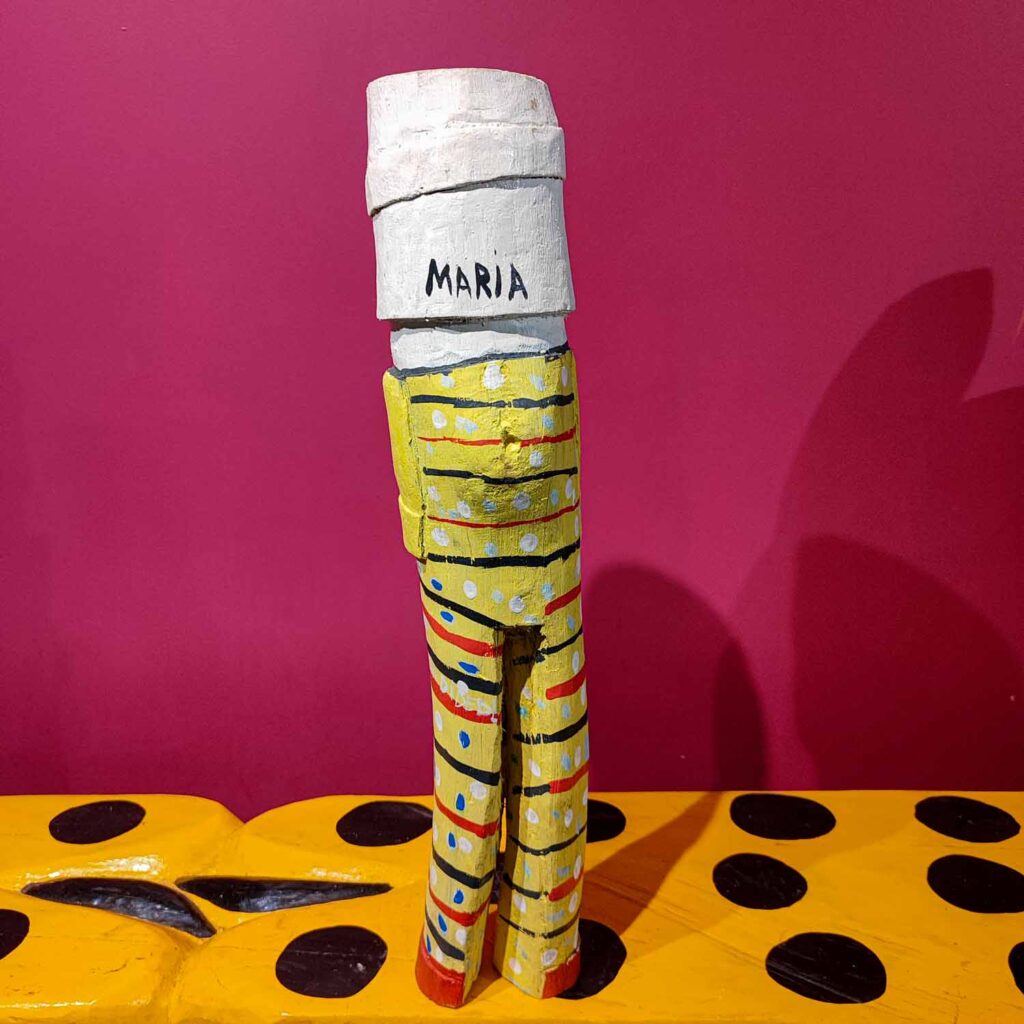 Boneca Listrada Amarela de Maria de Dedé • Nau Cultural • Arte Popular ...